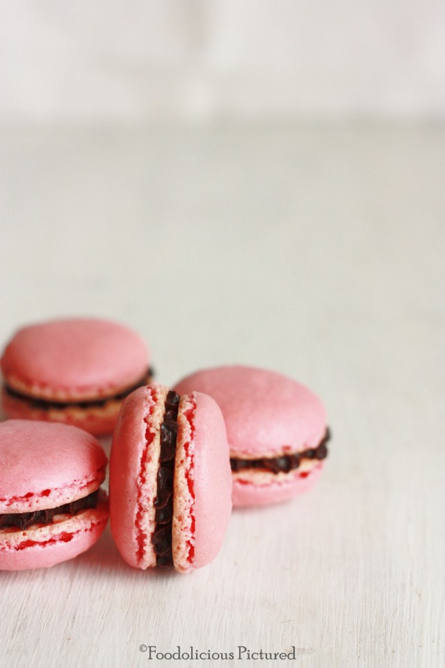 Rose macarons – Foodolicious Pictured